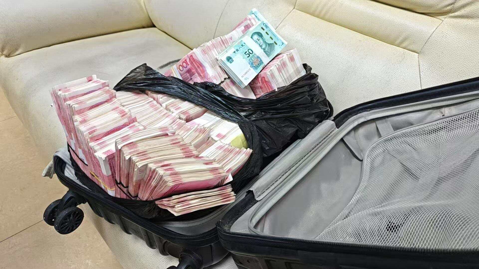 六旬阿姨遭遇情感诈骗 湛江民警紧急上门劝阻保住112万元