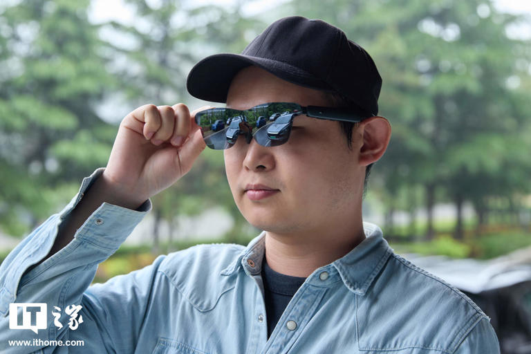 雷鸟 GT Max 智能眼镜图赏：突破光学痛点，把267吋巨幕戴在头上