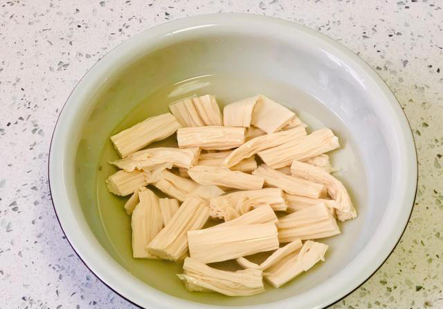 夏天建议多吃此菜，人称“素中荤”，富含优质蛋白，补钙还健脑