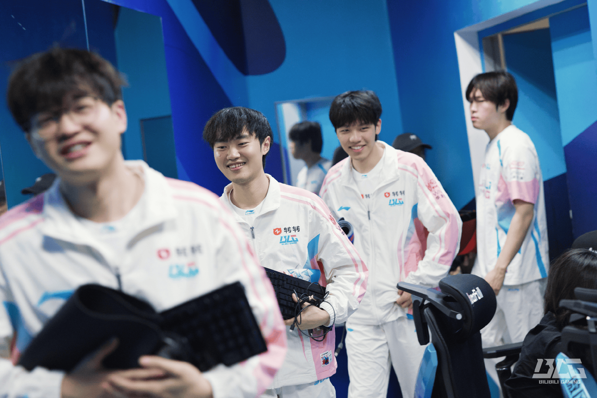 BLG官方：你怎么知道我们是常规赛一阵&最佳阵容&MVP?