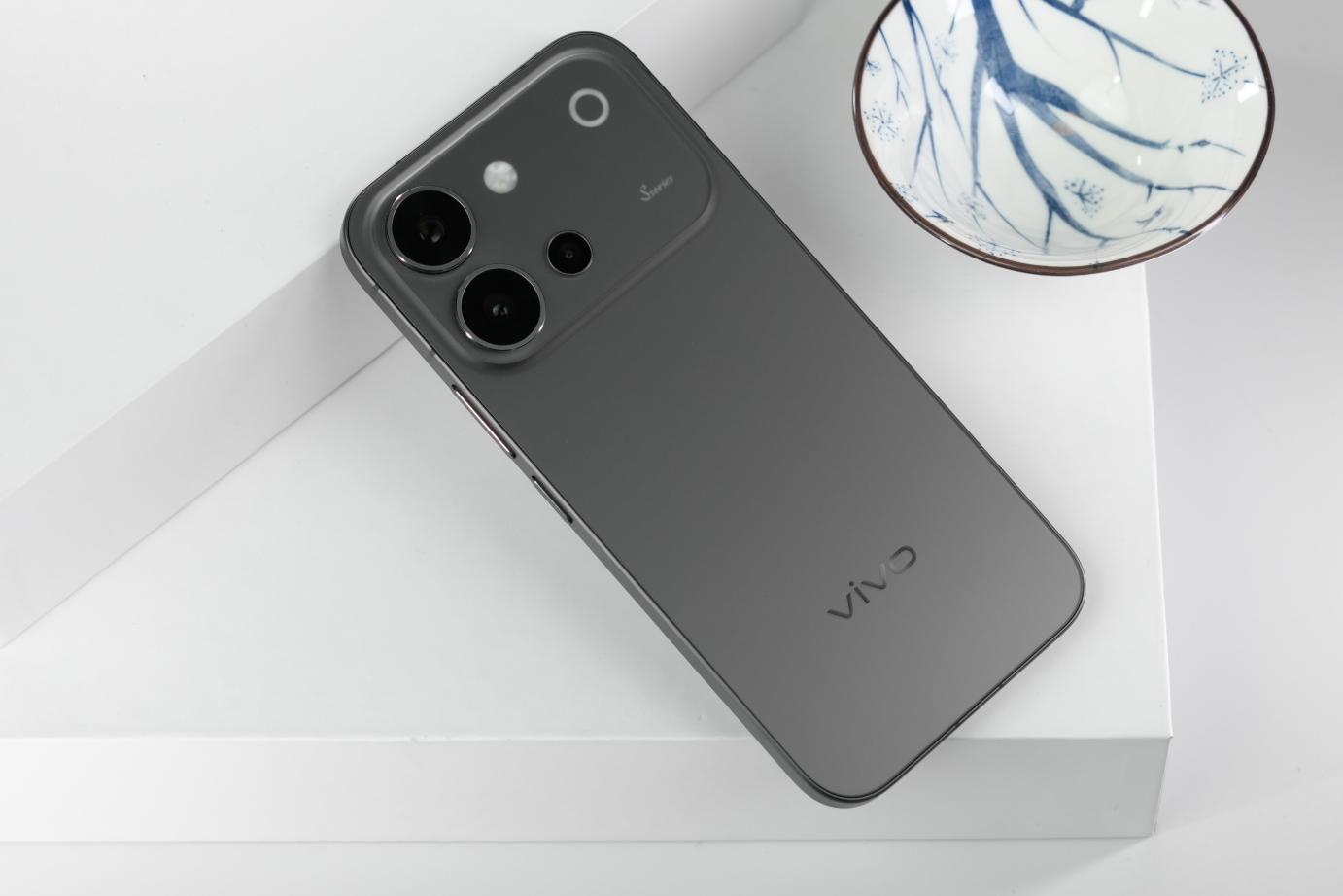 vivo S60评测：标准版何必妥协?