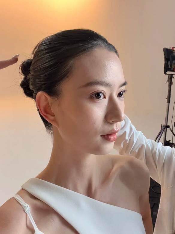 《黑神话：钟馗》小厨娘脸模美图：颜值超高 气质出众