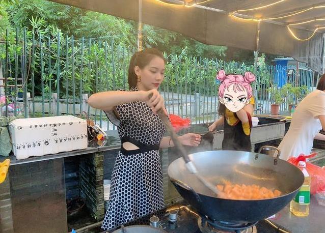 31岁离异带4娃妈妈不困于过往 活成自己的光