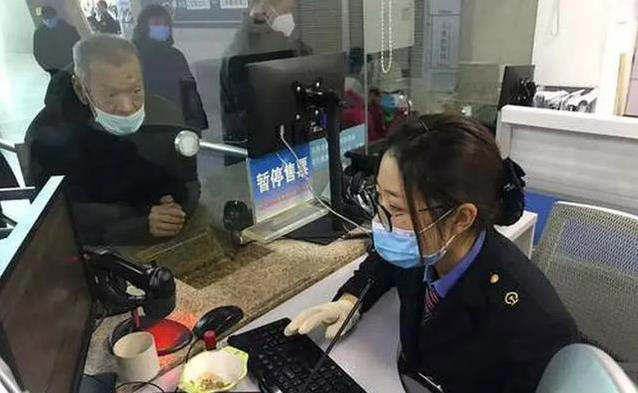 宁愿坐24小时绿皮火车也不坐高铁? 内行人揭秘真实原因