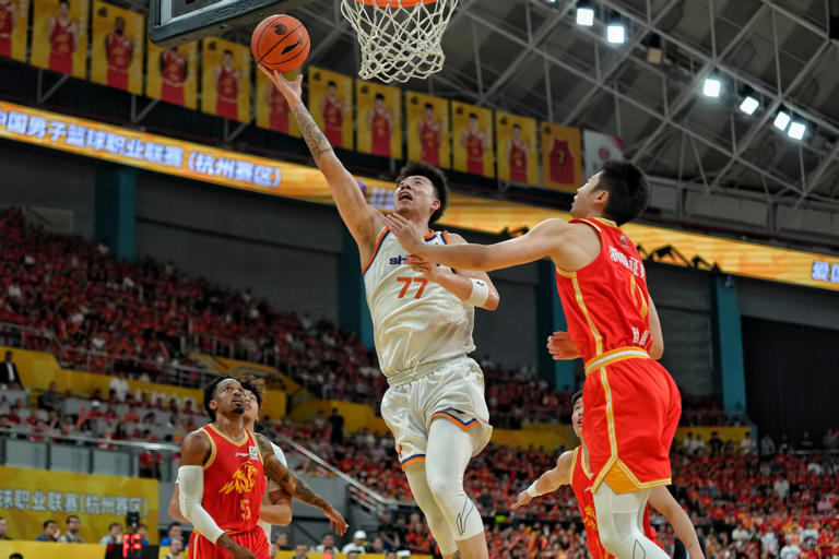 CBA总决赛第三回合，上海大胜广厦大比分3比0领先