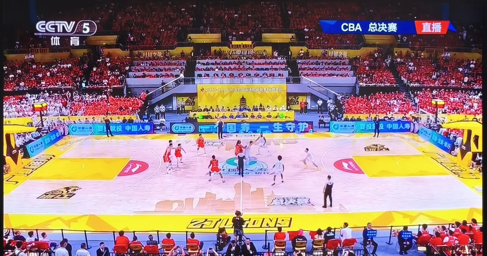 横扫在即?CBA总决赛G3上海男篮110:77大胜浙江广厦大比分3:0!