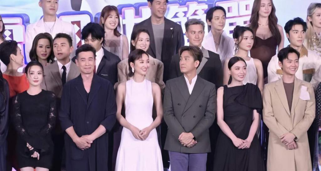 TVB艺人最新排位出炉，一哥地位稳固，陷入花旦荒无人扛大旗