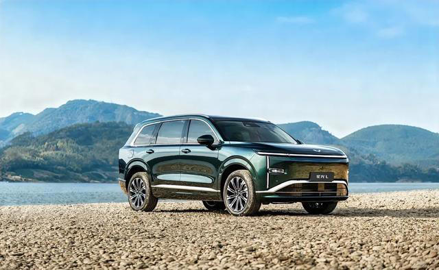 二胎家庭别买5座了! 11.78万大六座SUV，星光L续航1260Km带3C快充