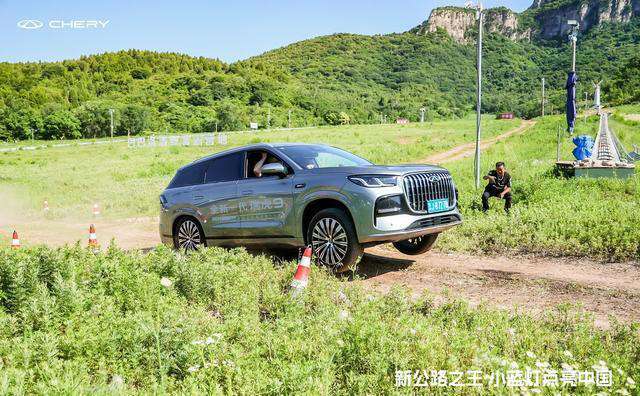 全新一代瑞虎9：九大标配全系都有，果然是中国新燃油旗舰SUV