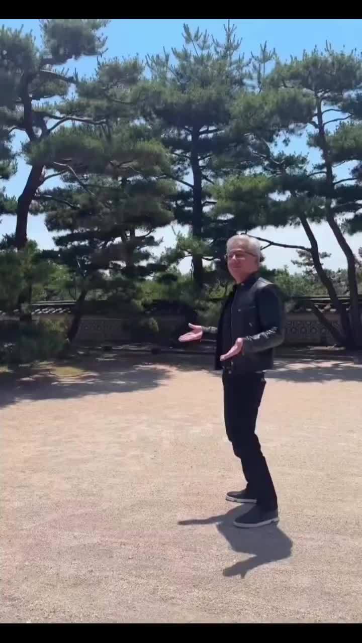 英伟达 CEO 黄仁勋穿皮衣“大秀舞技”，将首次亮相韩国综艺节目