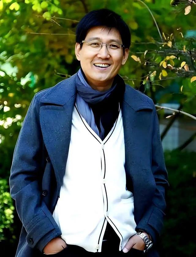 51岁演员李崇霄离世4年 德国妻子坚守中国不愿改嫁
