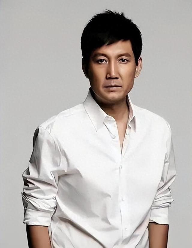 51岁演员李崇霄离世4年 德国妻子坚守中国不愿改嫁