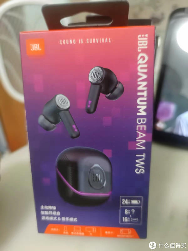 JBL QUANTUM BEAM：一台更像“电竞外设”的真无线