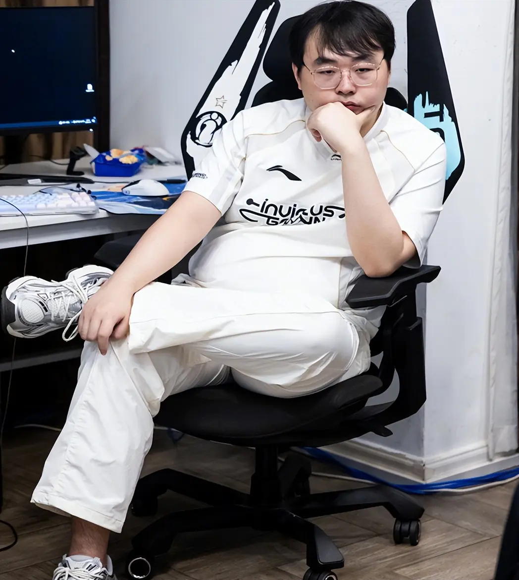 IG新主场掉到涅槃，呼吸哥都后悔复出了，Rookie真赚