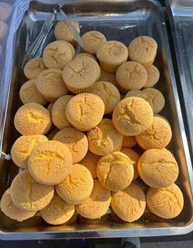 面包店员工透露，这些糕点最好少买，他们自己都不敢多吃