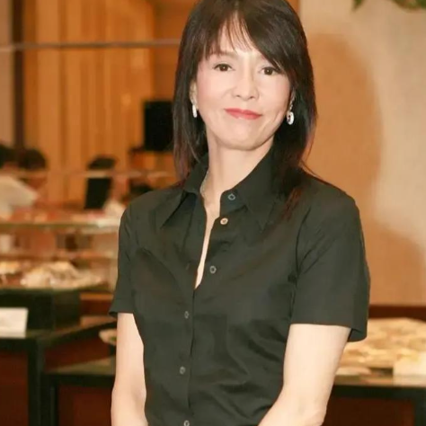 香港圈里提起郑裕玲，没人不叫一声Do姐。