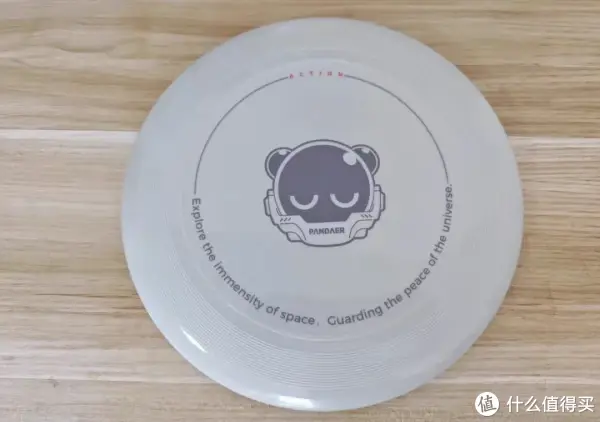 魅族露营礼盒! 50L 折叠收纳箱 + 露营椅 + 定制飞盘三件套