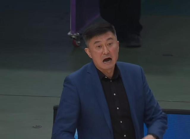 机会来了!CBA强力锋线身价大暴跌，广东队将出手截胡?