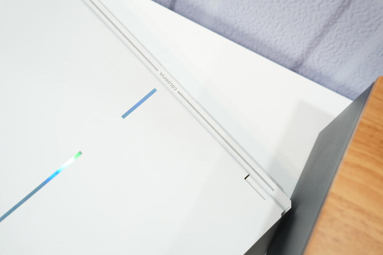七彩虹展示隐星 P16 Pro 星风版水冷游戏本：ARL-HX，1.9kg