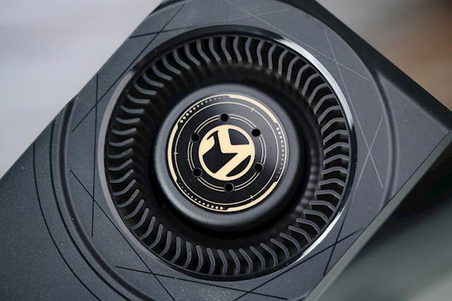轻松本地部署大模型! 铭瑄锐炫Pro B70 32GB Turbo显卡图赏
