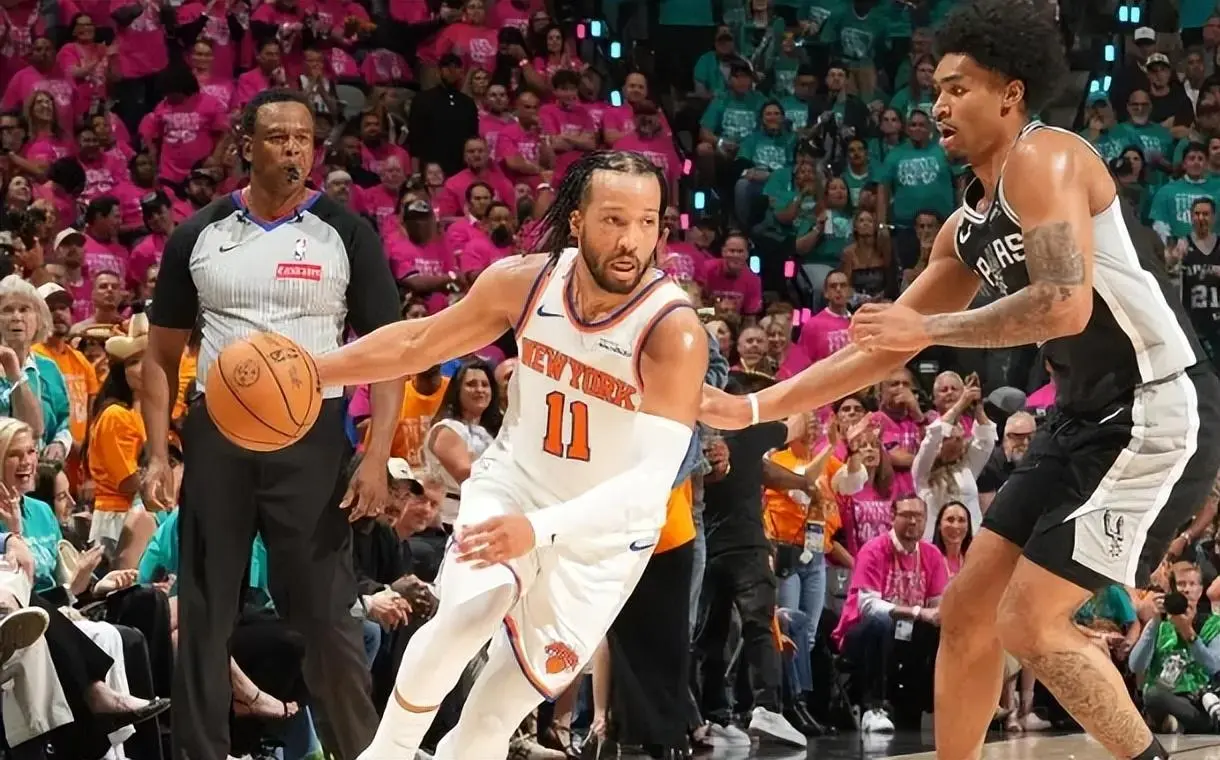 又来?NBA官方再度更新FMVP排名，两大内线领跑，布伦森跌至第三
