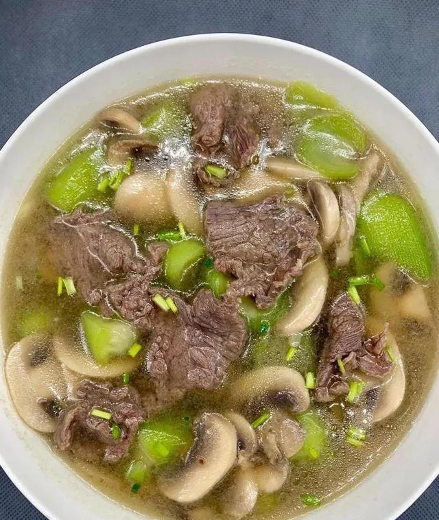 补气血，补蛋白，建议多吃这8道菜，别不舍得吃，越吃越健康