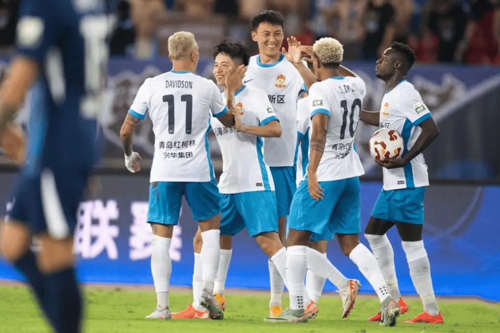 泰山队内暗藏危机? 国脚中场15轮仅2次首发，韩鹏惹争议!