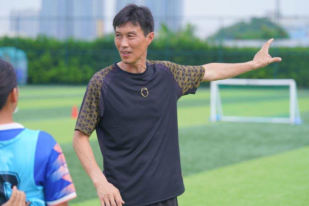 足球名宿区楚良南沙亲授青训课：希望打造国家级女足中心
