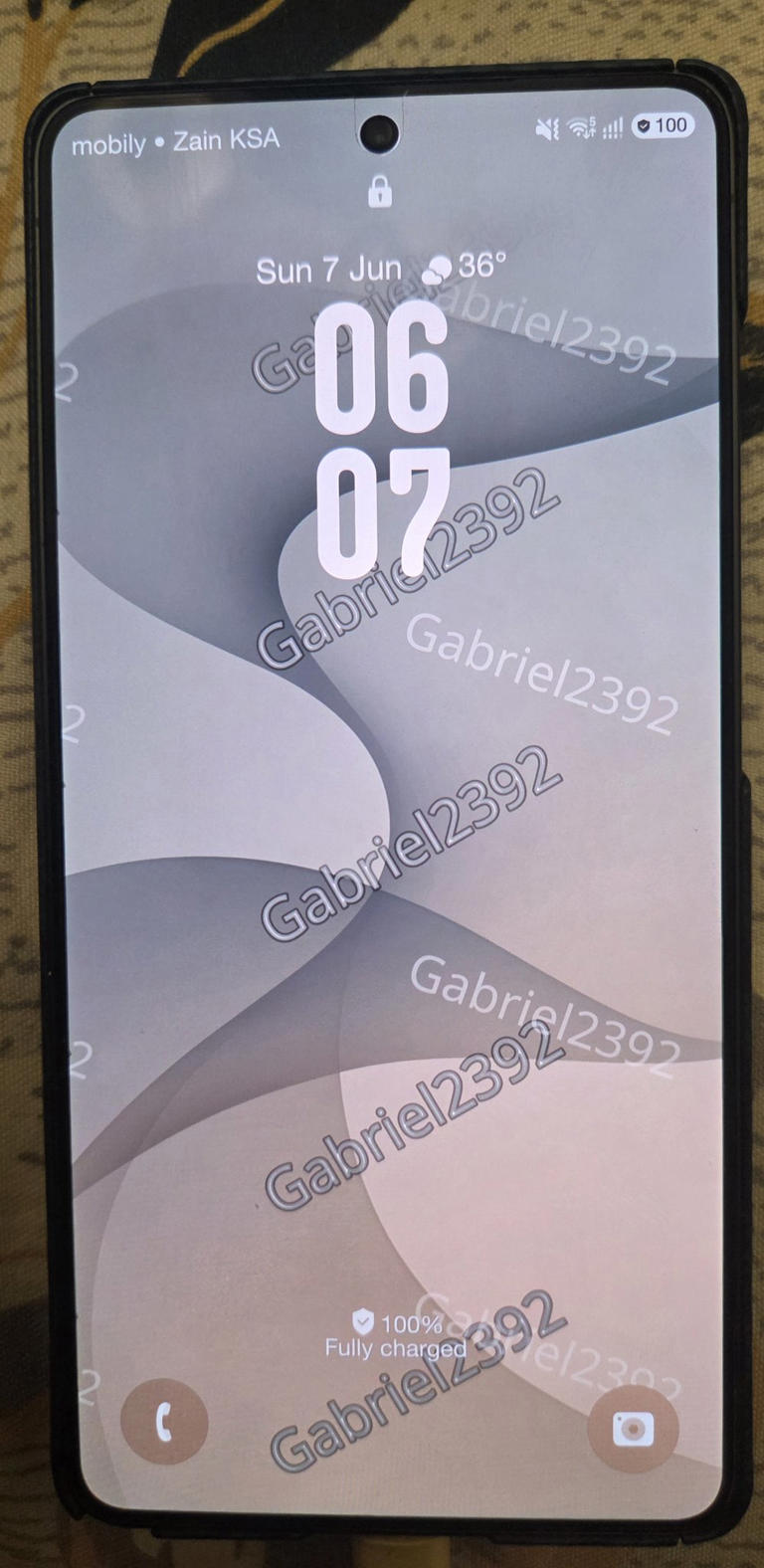 三星 Galaxy Z Fold8 Ultra 折叠手机实拍图和系统壁纸曝光