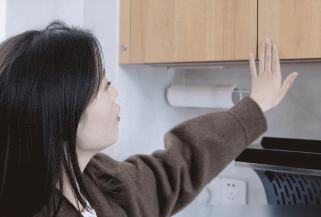 老旧厨房改造时代来临，多功能集成灶为何成了香饽饽?