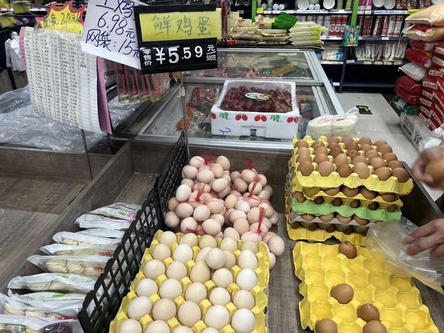 几乎一天一个价? 鸡蛋价格暴涨! 专家解答鸡蛋涨价原因