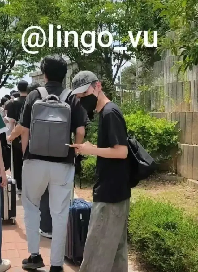 Peanut服兵役前最后一播：告别粉丝，LOL官方发文“晚安花生”