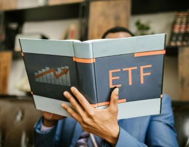 半导体主题ETF领跌，业内：行业整体上行趋势未改
