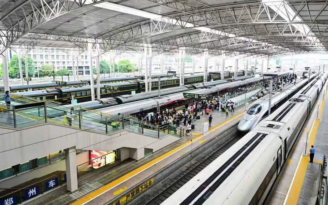 端午假期次日全国铁路迎大客流
