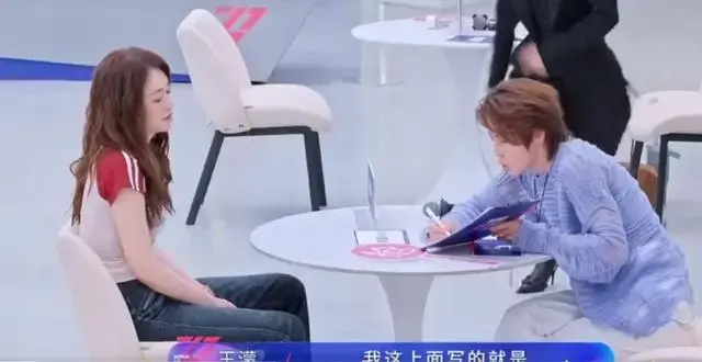《乘风2026》总决赛组队环节，王濛第一个抢的是李小冉
