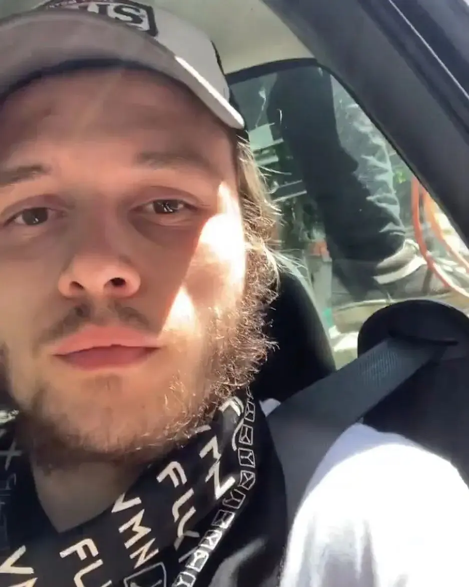Nick Robinson 在众目睽睽之下颜值回春