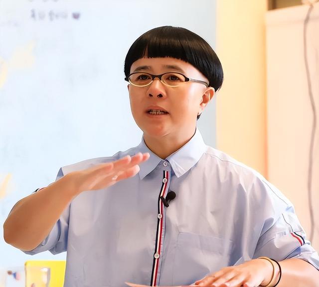 金龟子退休金8900元引争议：34年工龄换来的，凭什么被骂?