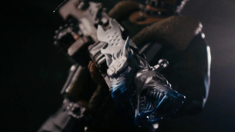 新年版本成长型皮肤：AUG、M762、M249、平底锅 每款都有异色皮肤